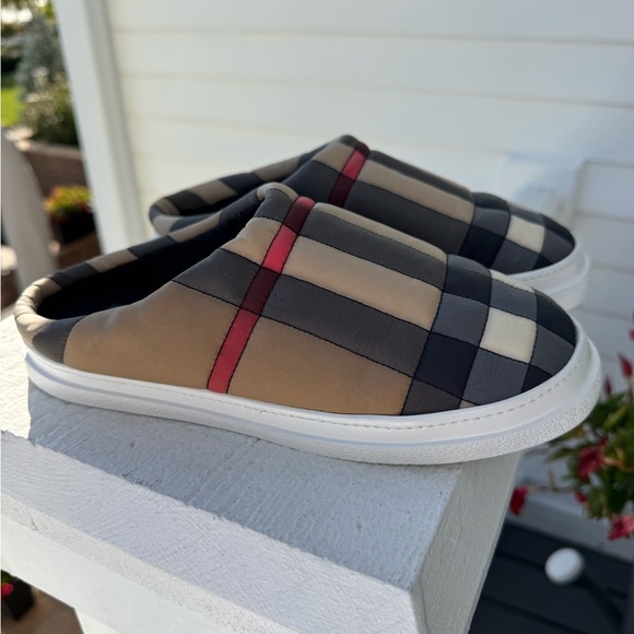 Burberry | Shoes | Euc Womens Burberry Quilted Puffer Slides | Poshmark